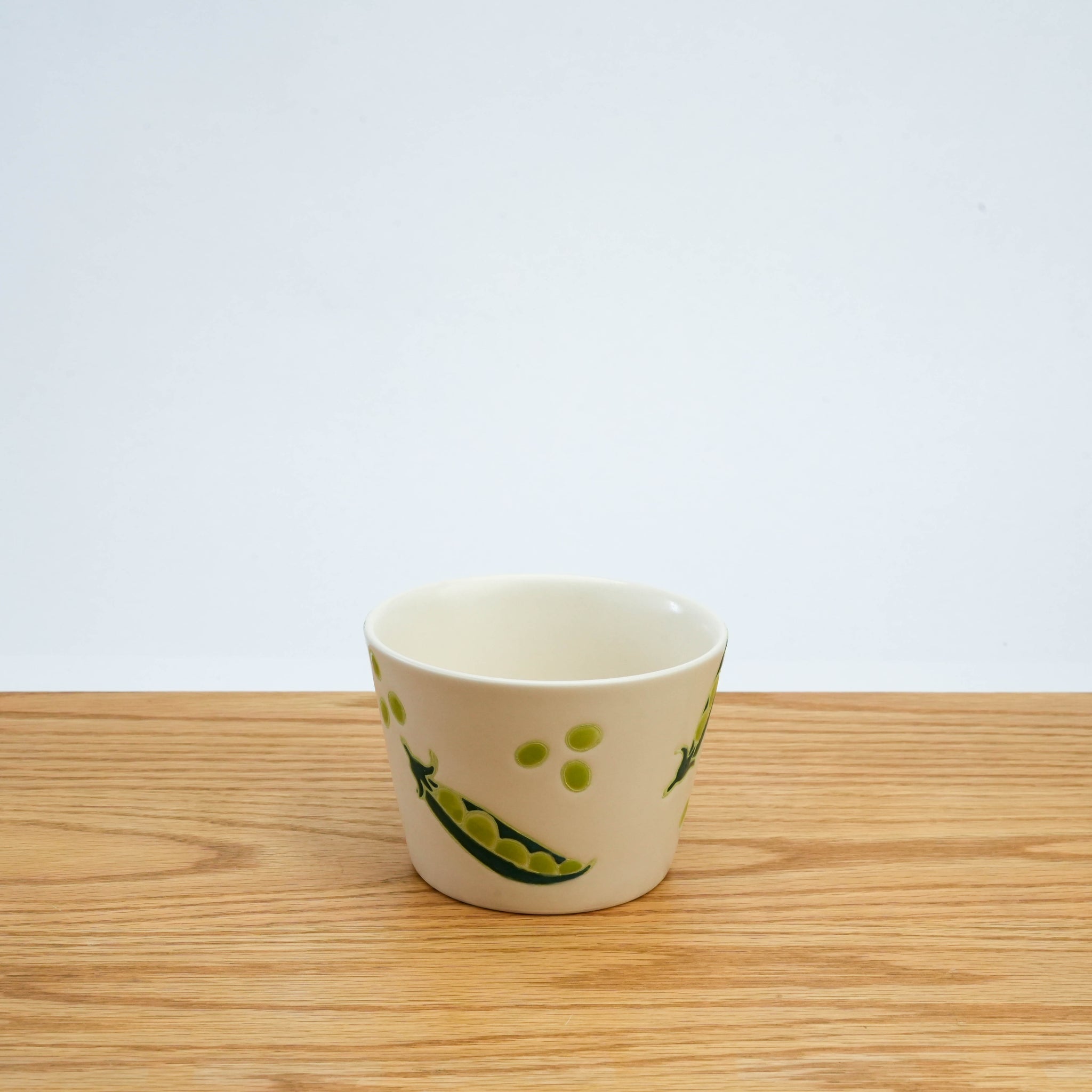 Hasami Ware Pea Cup - Y Cup | Fresh Art Fruits, Veggies